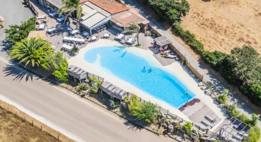 Camping Escapade Colomba : mobil homes climatisés, salon jardin et avis ...