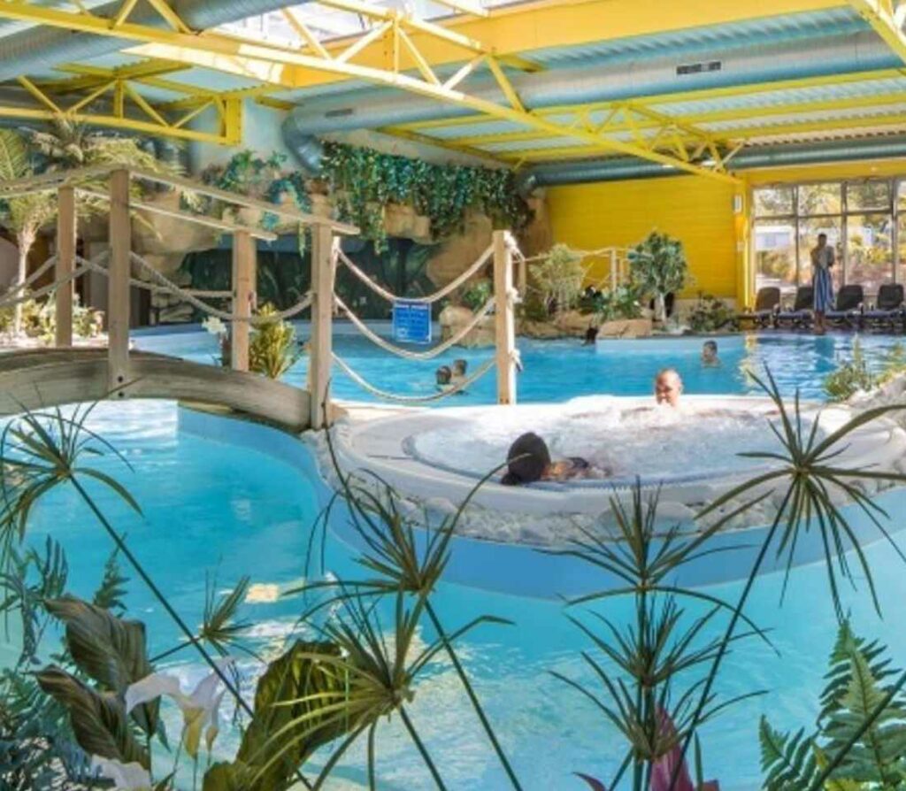Camping jacuzzi privatif : sélection de campings avec spa privés